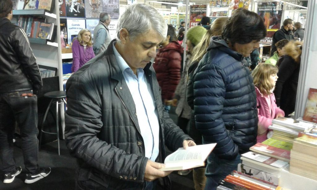Daniel Liberé visitó la Feria del Libro de Pilar – GBA Reporter
